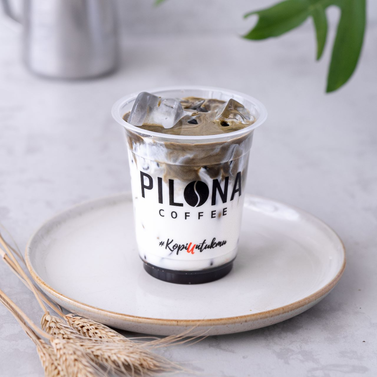 Iced Hojicha Latte-Pilona Coffee